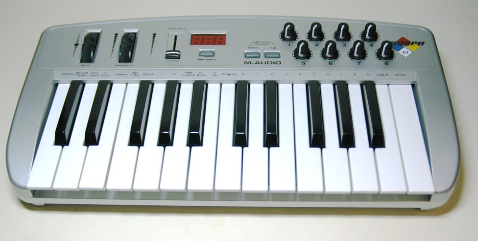 MIDI-клавиатура M-Audio Oxygen 8 с интерфейсом USB | hwp.ru